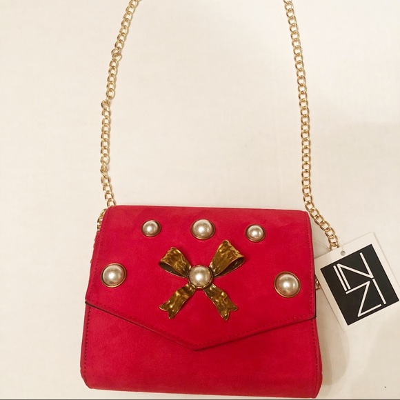 Bags | Nwt Inzi Crossbody Clutch With Gold Chain | Poshmark